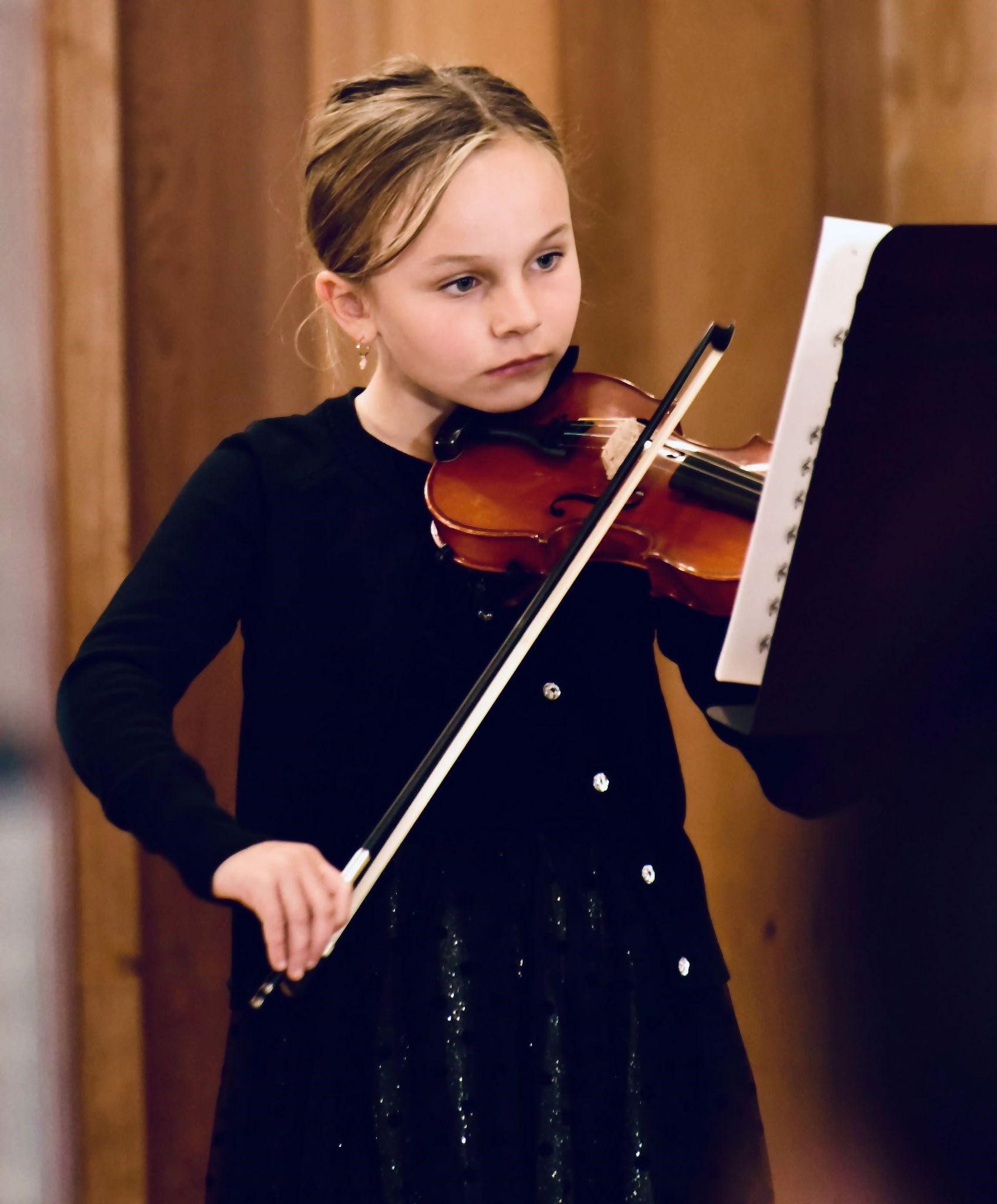 Best Age to Start Violin Lessons: An Expert Guide for Parents | K&M ...