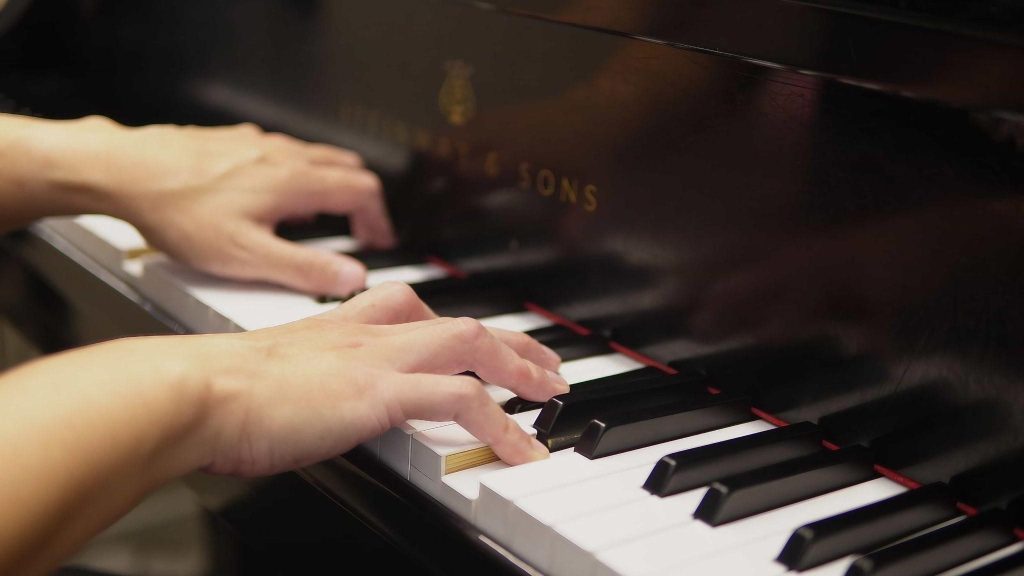7 Piano Practice Tips to Prevent Hand, Arm, or Back Pain | K&M Music School