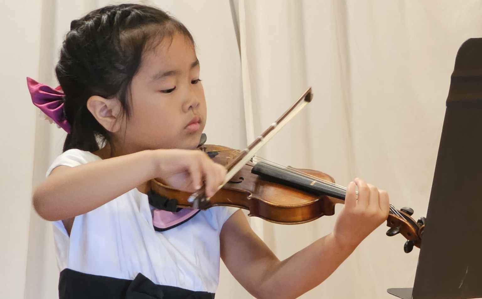 How Violin Posture and Bow Hold Affect Intonation | K&M Music School
