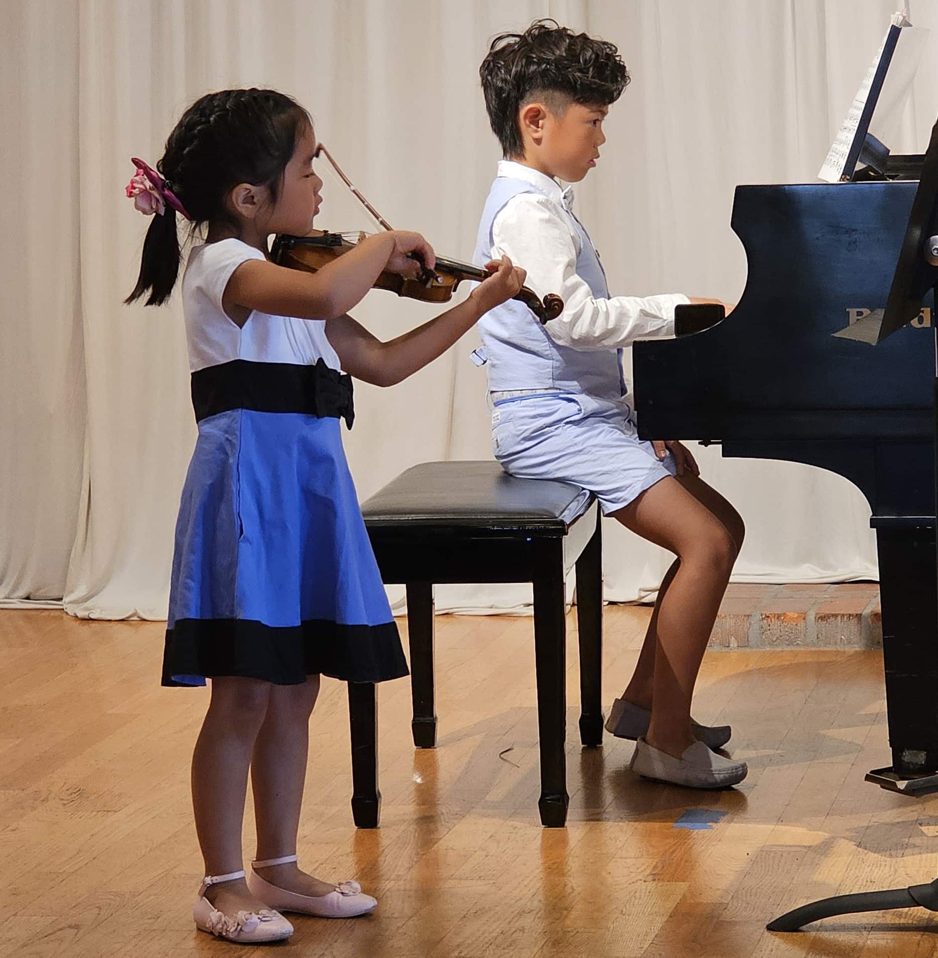 The Major Differences Between Learning Violin and Piano | K&M Music School